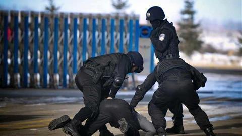 Shanghai police shoot hostage-taker dead - SHINE News