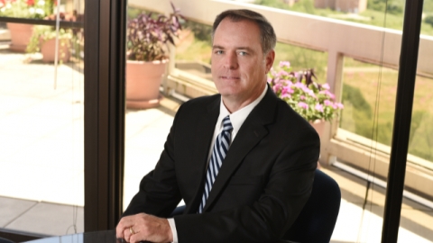 US lawyer honored for fight against DuPont - SHINE News