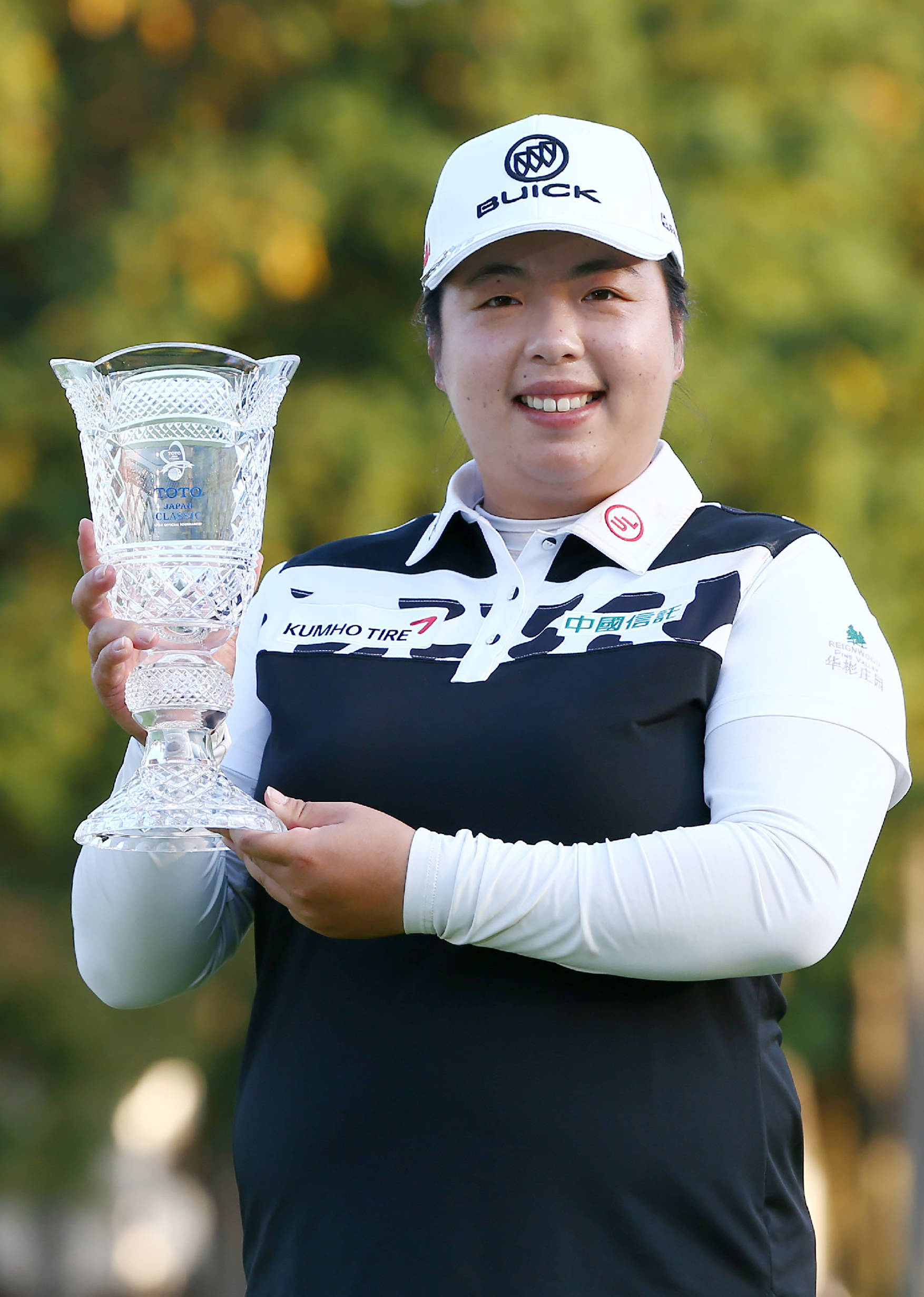 Defending champion Feng shoots 68 to win Japan Classic - SHINE News