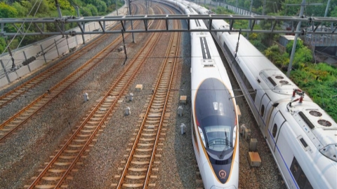 New Fuxing bullet train runs on Beijing-Shanghai line for first time ...