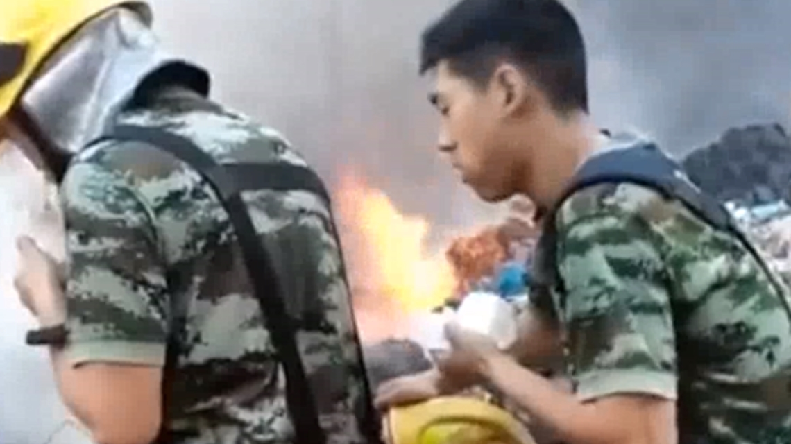 Video of firefighters eating buns after battle goes viral - SHINE News