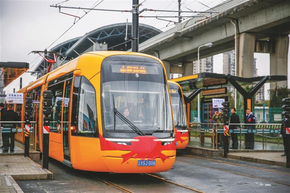 Thousands keen to try the latest trams - SHINE News