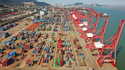 Factoring in flows of cross-border services in calculating true balance ...