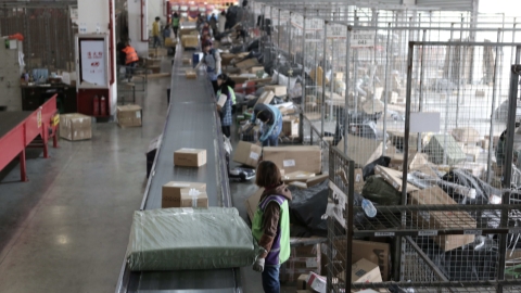 China's express delivery sector expands fast in February - SHINE News