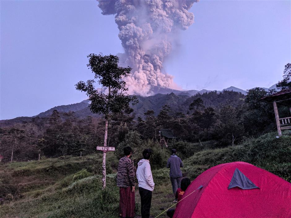 Indonesia's Mt Merapi continues huge eruptions - SHINE News