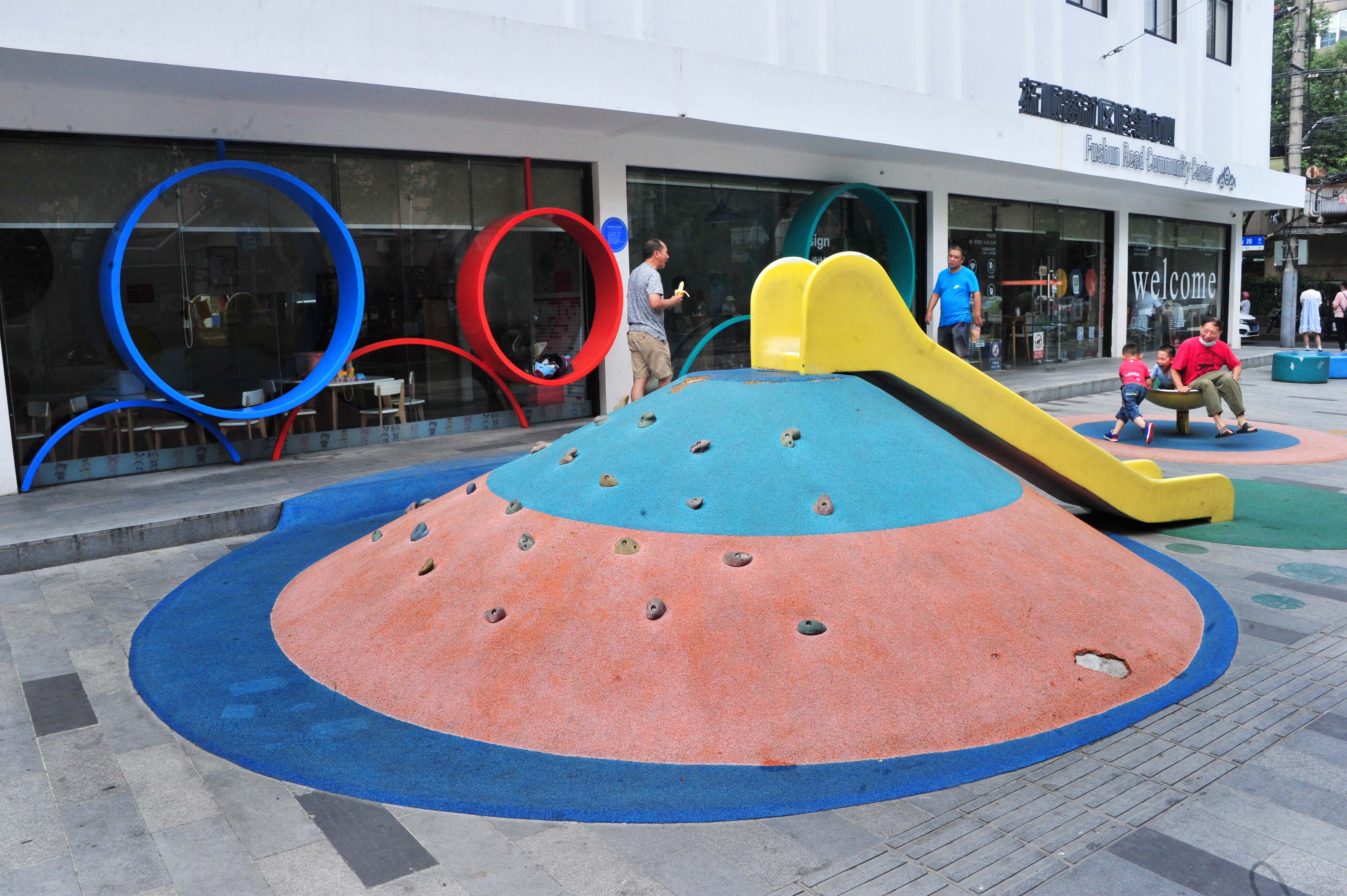 Revived workers' communities enjoy the spirit of 15-minute cultural ...