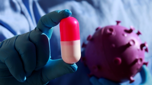 Chinese oral COVID-19 drug equally effective with Paxlovid - SHINE News