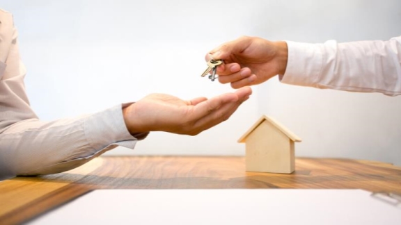 Shanghai's latest regulation bans group renting - City News Service