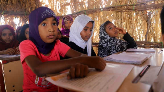 11 mln Yemeni children need humanitarian aid: UNICEF - SHINE News