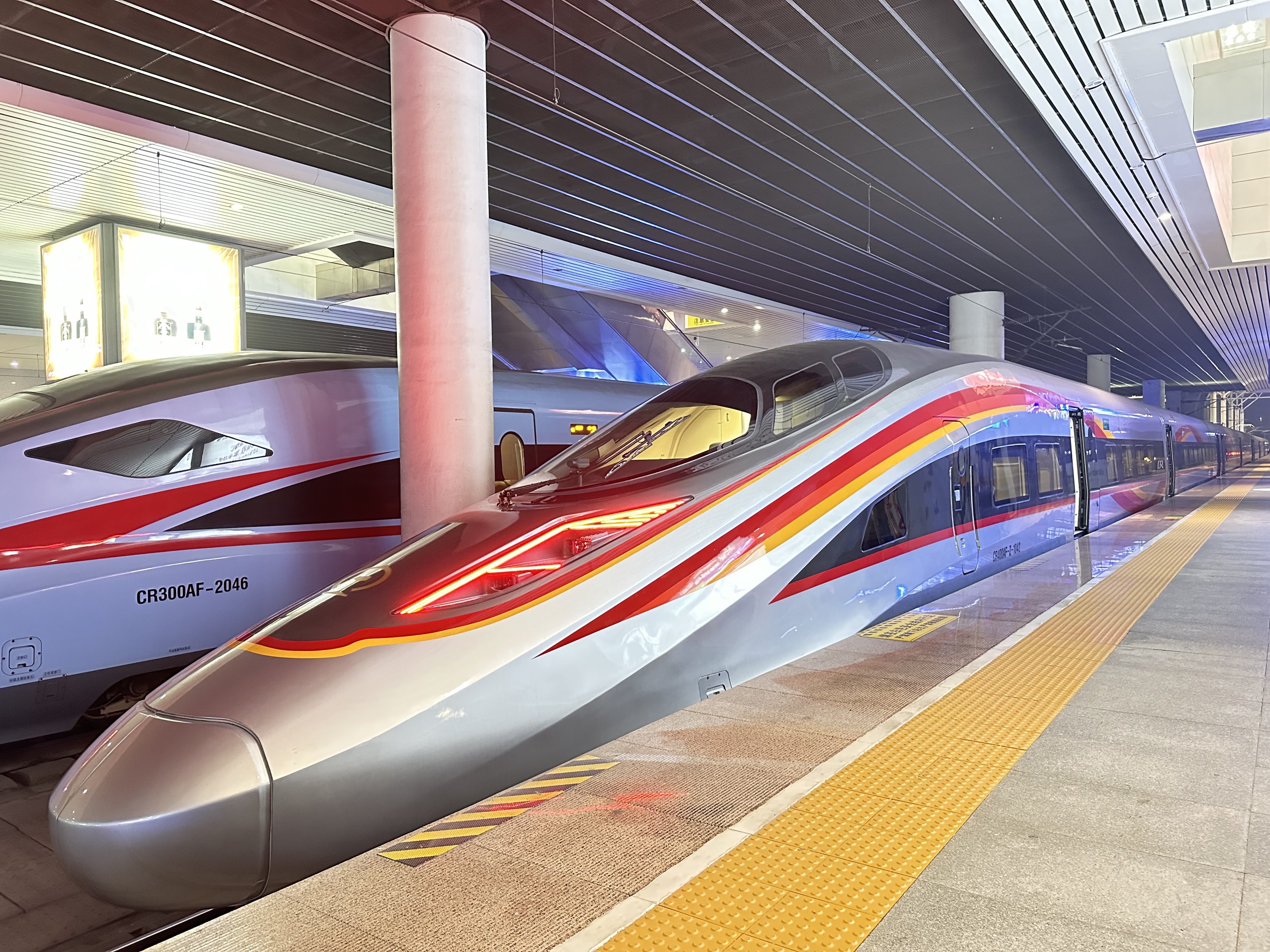From Hexie to Fuxing: Discover China's fast and futuristic trains ...