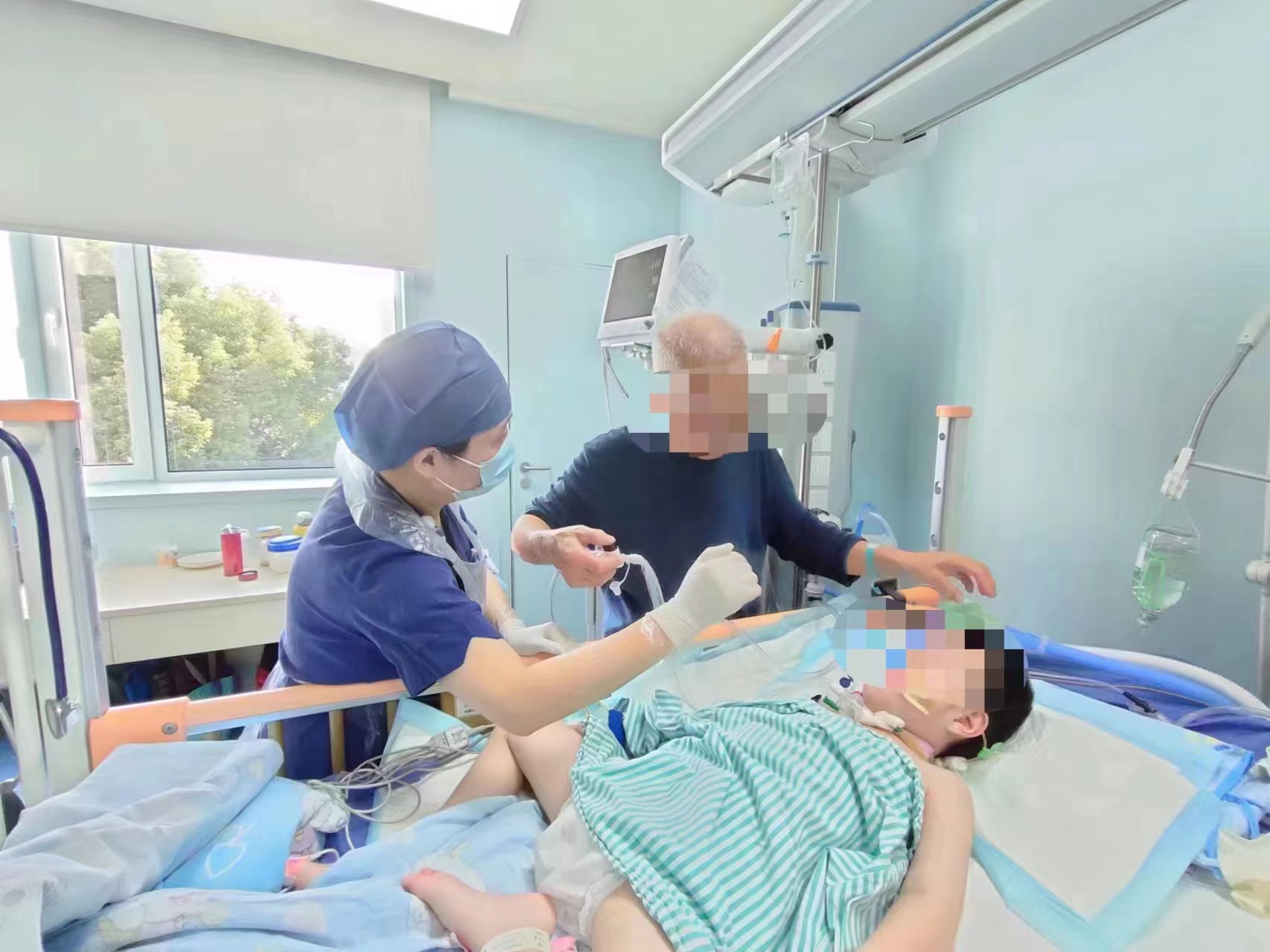 With parents side by side, kids at ICU feel love - SHINE News