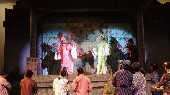 Stage sisters' story adapted into youthful Yueju Opera play - City News ...