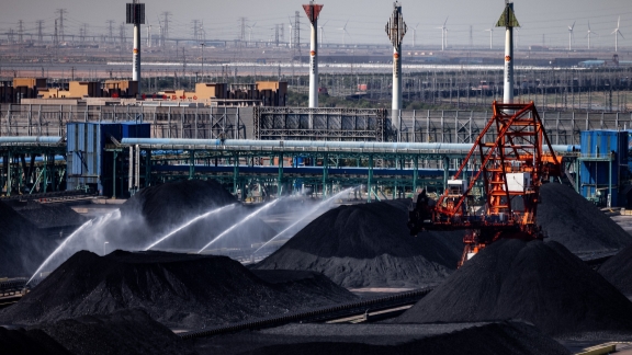 China's coal production up 3 pct in first three quarters - SHINE News