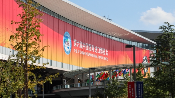 China to enhance foreign capital utilization: commerce minister - SHINE News