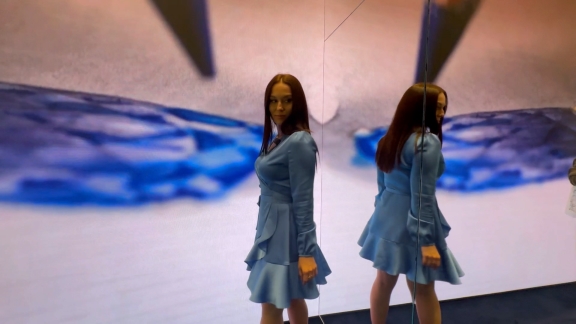 LVMH unveils unique bag with Yi embroidery patterns at CIIE - City News ...