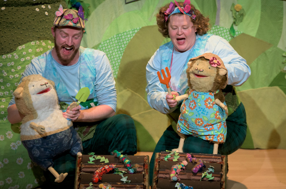 Curious creatures captivate children in picture book puppet shows ...