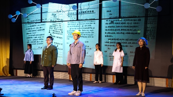 'Shining Stars' pays tribute to China's renowned scientists - SHINE News