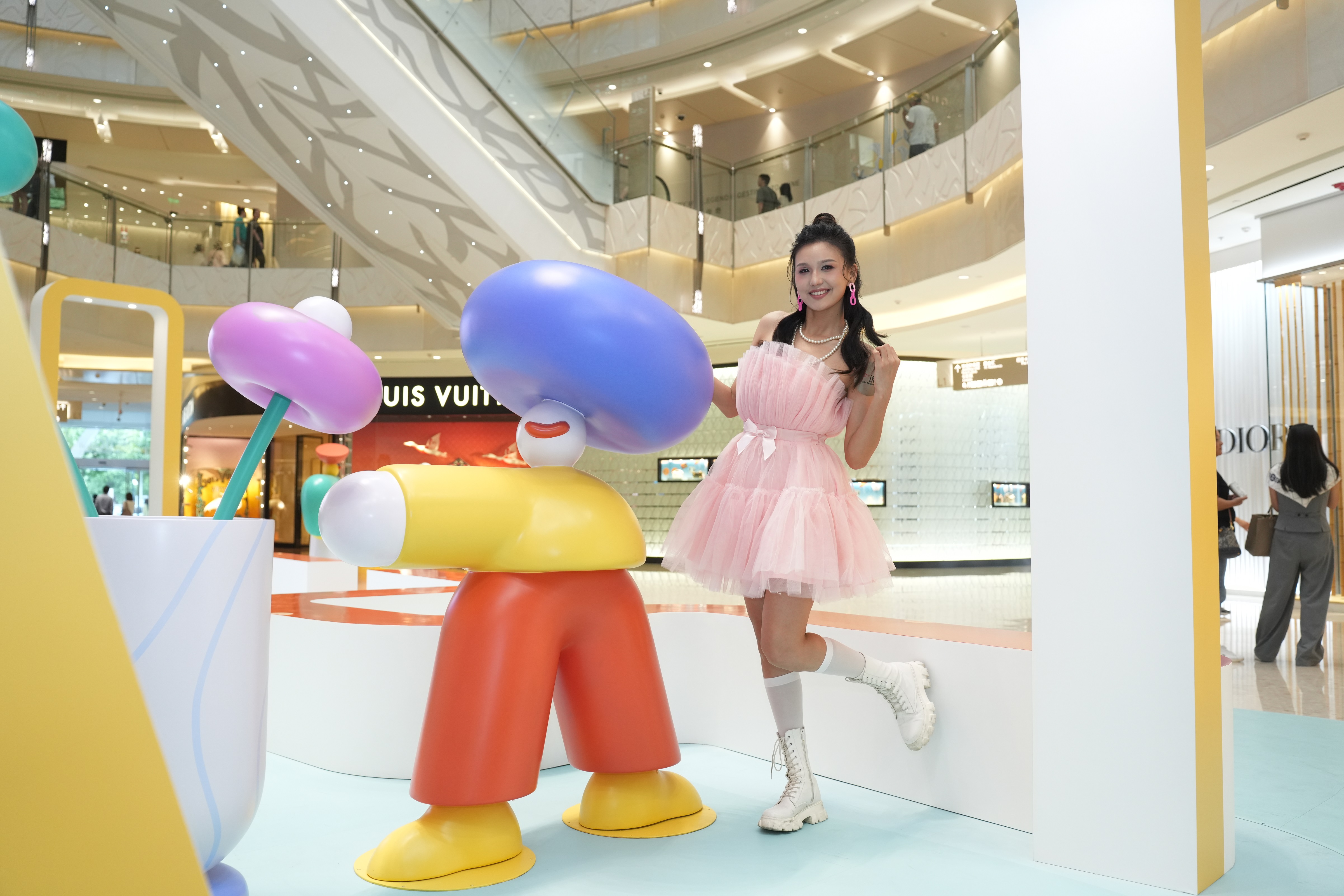 'Colorful Pop Art Garden' bursts into bloom in Lujiazui - City News Service