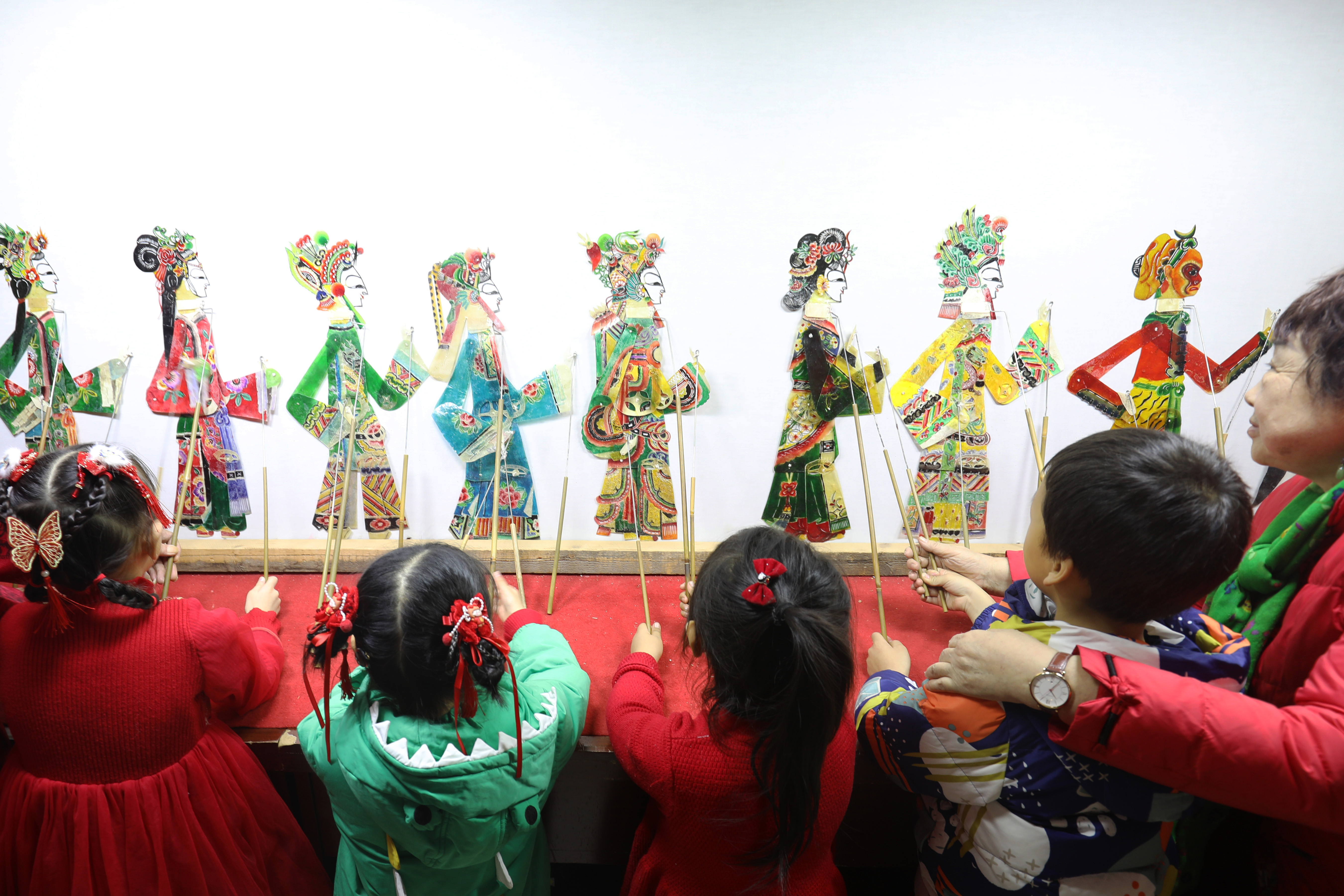 Chinese shadow puppetry survives with new performers, global audiences ...