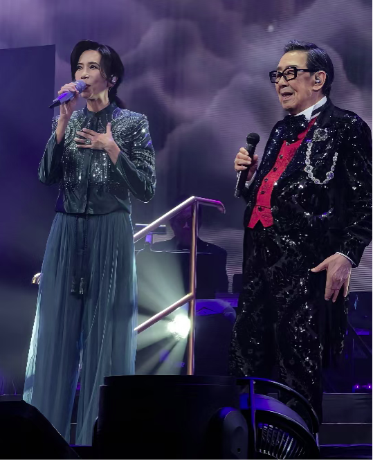 94-Year-Old Bowie Wu Becomes Oldest Chinese Artist to Stage Concert