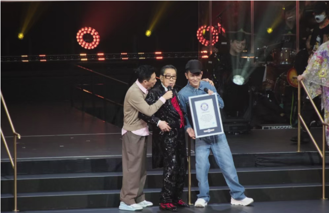 94-Year-Old Bowie Wu Becomes Oldest Chinese Artist to Stage Concert